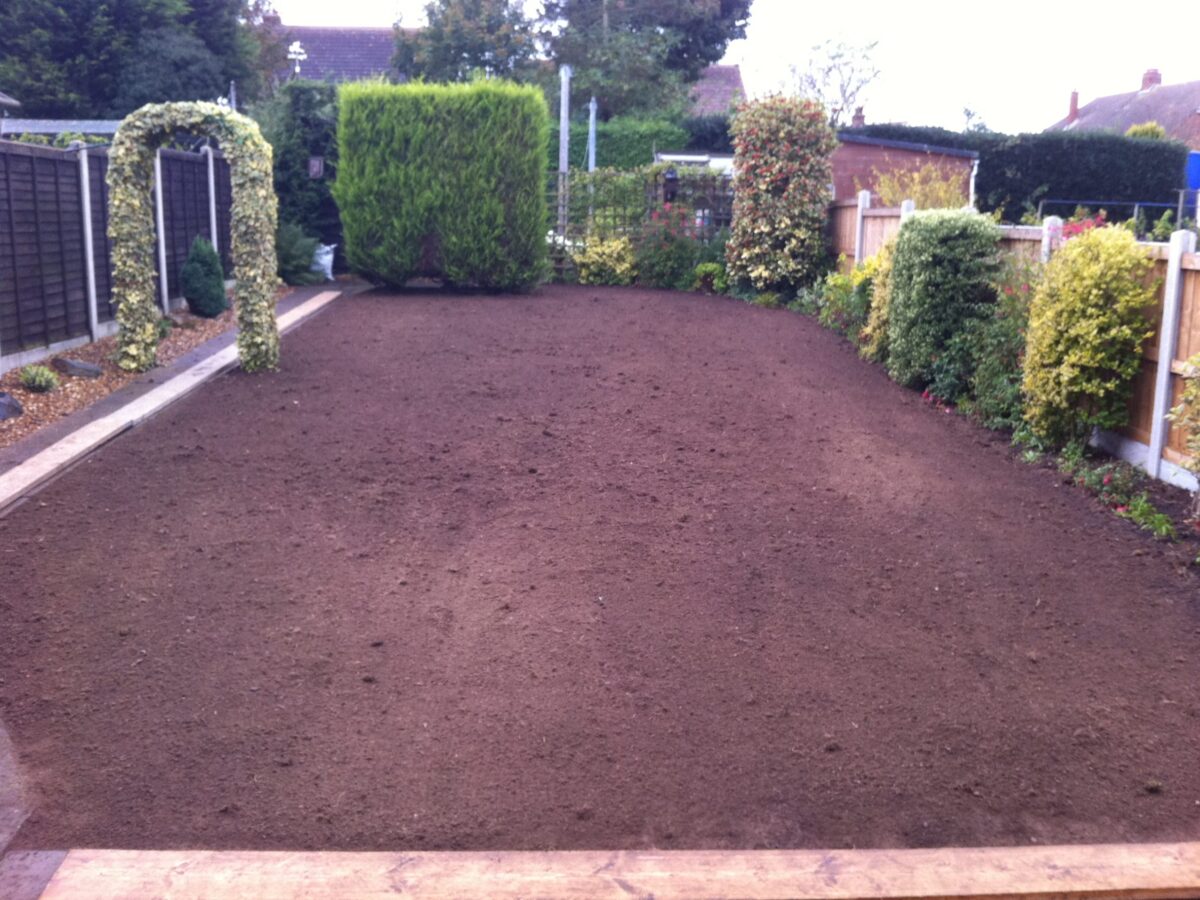 How to lay lawn turf | Laying a new lawn